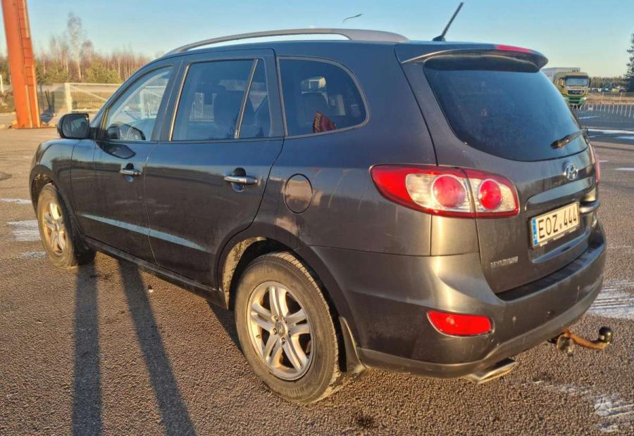 Pelēks Hyundai Santa Fe 2011 Viļņa, ar dzinēja tilpumu 2.20 L un nobraukumu 592 tūkst. km par 4300 €, foto 7 vietnē AUTOMOTO.COM.LV