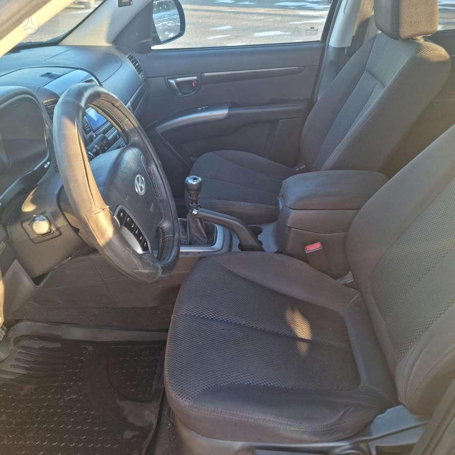 Pelēks Hyundai Santa Fe 2011 Viļņa, ar dzinēja tilpumu 2.20 L un nobraukumu 592 tūkst. km par 4300 €, foto 11 vietnē AUTOMOTO.COM.LV