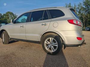 Pelēks Hyundai Santa Fe 2011 Kauņa, ar dzinēja tilpumu 2.20 L un nobraukumu 184 tūkst. km par 2150 €, foto 4 vietnē AUTOMOTO.COM.LV