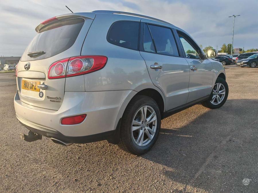 Pelēks Hyundai Santa Fe 2011 Kauņa, ar dzinēja tilpumu 2.20 L un nobraukumu 184 tūkst. km par 2150 €, foto 6 vietnē AUTOMOTO.COM.LV