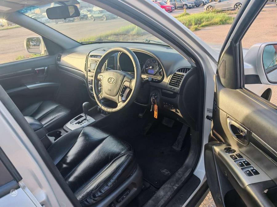 Pelēks Hyundai Santa Fe 2011 Kauņa, ar dzinēja tilpumu 2.20 L un nobraukumu 184 tūkst. km par 2150 €, foto 11 vietnē AUTOMOTO.COM.LV