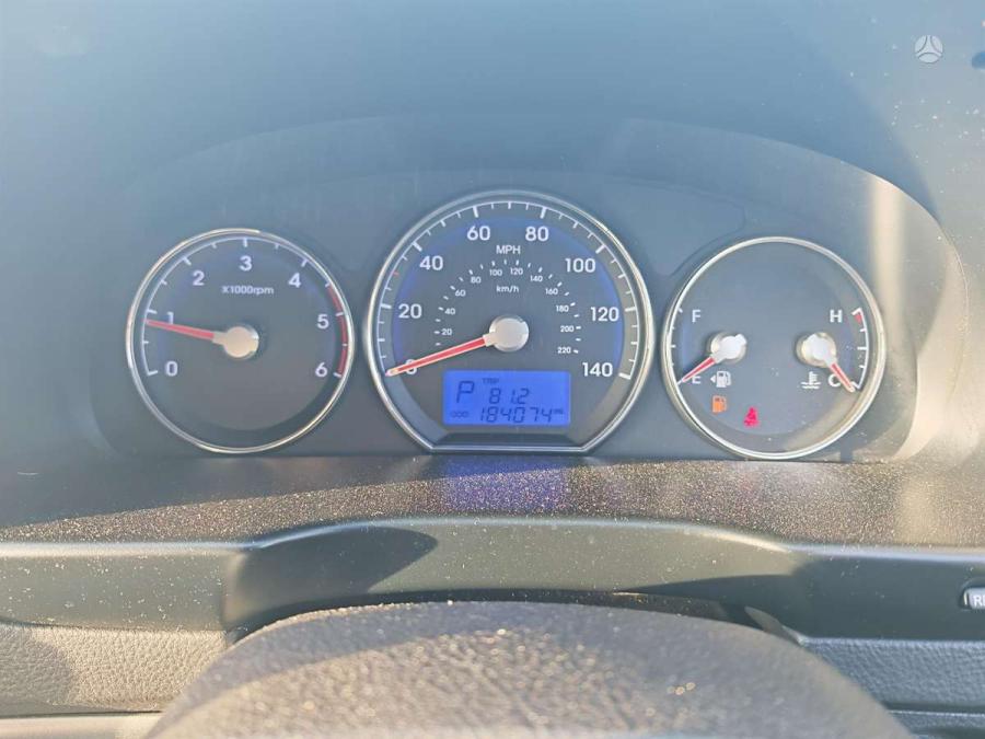 Pelēks Hyundai Santa Fe 2011 Kauņa, ar dzinēja tilpumu 2.20 L un nobraukumu 184 tūkst. km par 2150 €, foto 12 vietnē AUTOMOTO.COM.LV