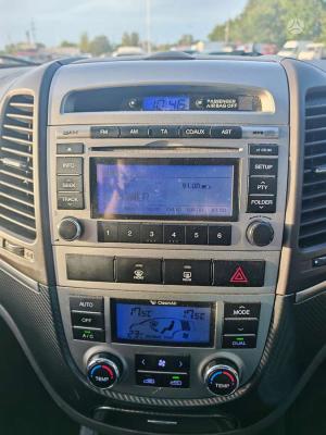 Pelēks Hyundai Santa Fe 2011 Kauņa, ar dzinēja tilpumu 2.20 L un nobraukumu 184 tūkst. km par 2150 €, foto 13 vietnē AUTOMOTO.COM.LV