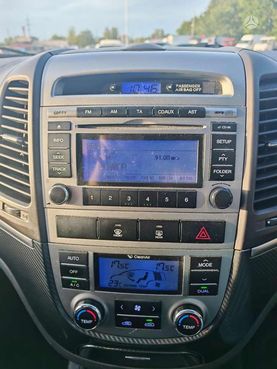 Pelēks Hyundai Santa Fe 2011 Kauņa, ar dzinēja tilpumu 2.20 L un nobraukumu 184 tūkst. km par 2150 €, foto 13 vietnē AUTOMOTO.COM.LV