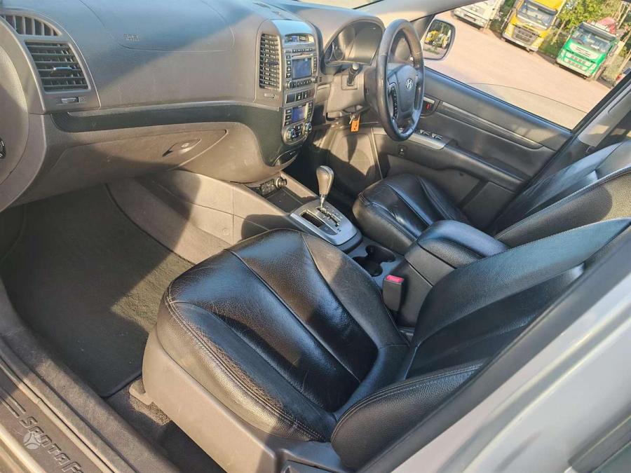 Pelēks Hyundai Santa Fe 2011 Kauņa, ar dzinēja tilpumu 2.20 L un nobraukumu 184 tūkst. km par 2150 €, foto 22 vietnē AUTOMOTO.COM.LV