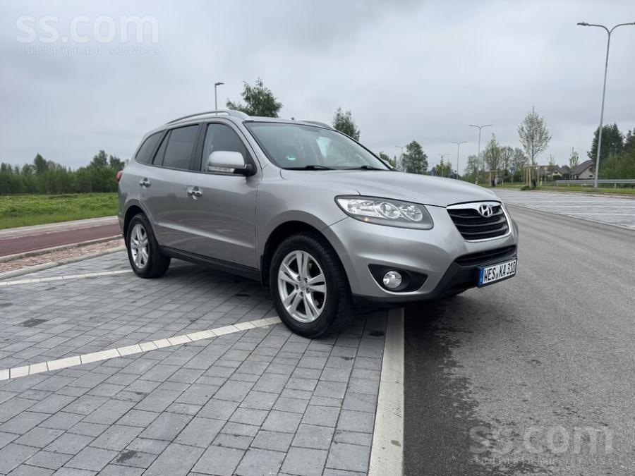 Pelēks Hyundai Santa Fe 2011 Jelgava, ar dzinēja tilpumu 2.20 L un nobraukumu 0 tūkst. km par 7390 €, foto 1 vietnē AUTOMOTO.COM.LV