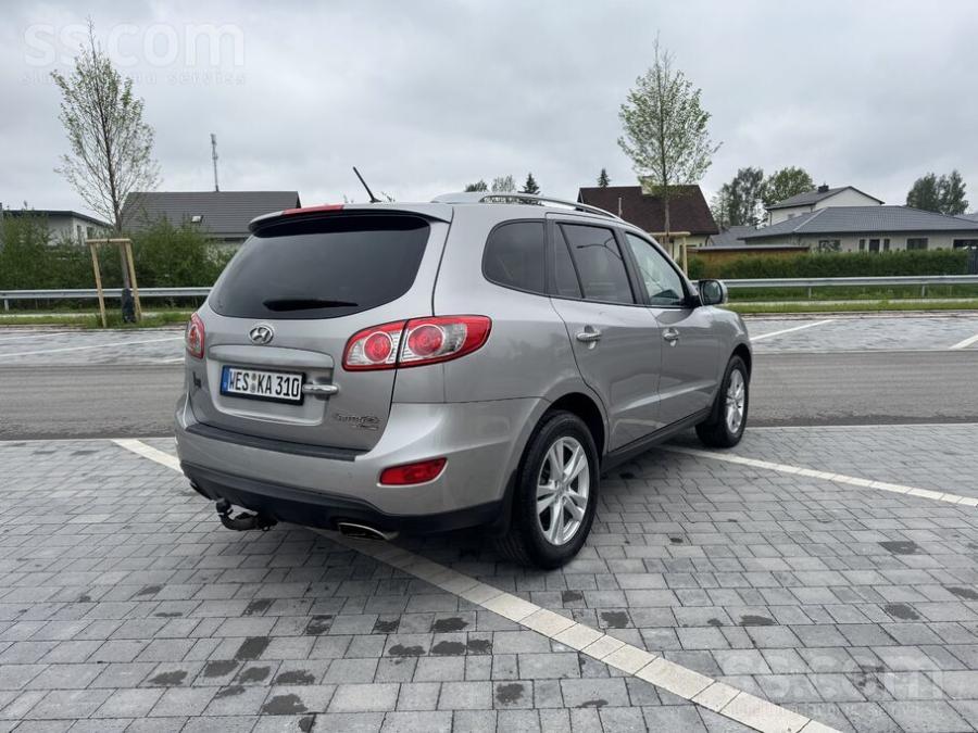 Pelēks Hyundai Santa Fe 2011 Jelgava, ar dzinēja tilpumu 2.20 L un nobraukumu 0 tūkst. km par 7390 €, foto 7 vietnē AUTOMOTO.COM.LV