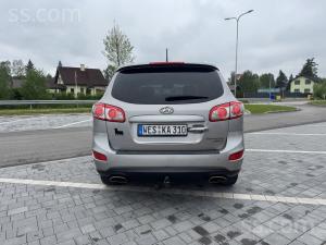 Pelēks Hyundai Santa Fe 2011 Jelgava, ar dzinēja tilpumu 2.20 L un nobraukumu 0 tūkst. km par 7390 €, foto 8 vietnē AUTOMOTO.COM.LV