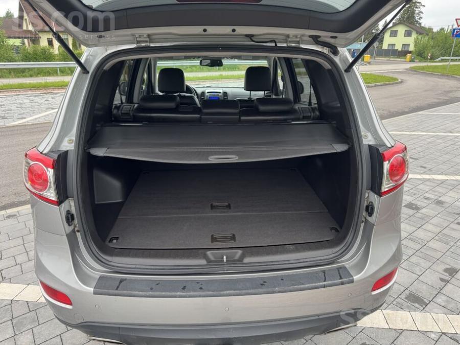 Pelēks Hyundai Santa Fe 2011 Jelgava, ar dzinēja tilpumu 2.20 L un nobraukumu 0 tūkst. km par 7390 €, foto 17 vietnē AUTOMOTO.COM.LV