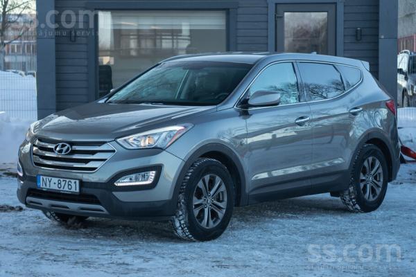 Pelēks Hyundai Santa Fe 2012 Liepāja, ar dzinēja tilpumu 2.40 L un nobraukumu 147 tūkst. km par 10500 €, foto 1 vietnē AUTOMOTO.COM.LV