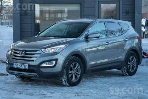 Grey Hyundai Santa Fe 2012 in Liepaja, with an engine capacity of 2.40 L and mileage of 147 thousand km for 10500 €, photo  on AUTOMOTO.COM.LV