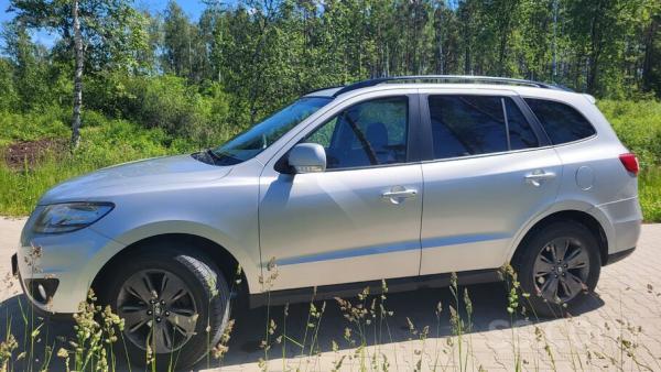 Hyundai Santa Fe 2012 Rīga vietnē Pelēks Hyundai Santa Fe 2012 Rīga, ar dzinēja tilpumu 2.00 L un nobraukumu 251 tūkst. km par 5100 €, foto 5 vietnē AUTOMOTO.COM.LV