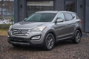 Grey Hyundai Santa Fe 2012 in Liepaja, with an engine capacity of 2.40 L and mileage of 146 thousand km for 9800 €, photo  on AUTOMOTO.COM.LV