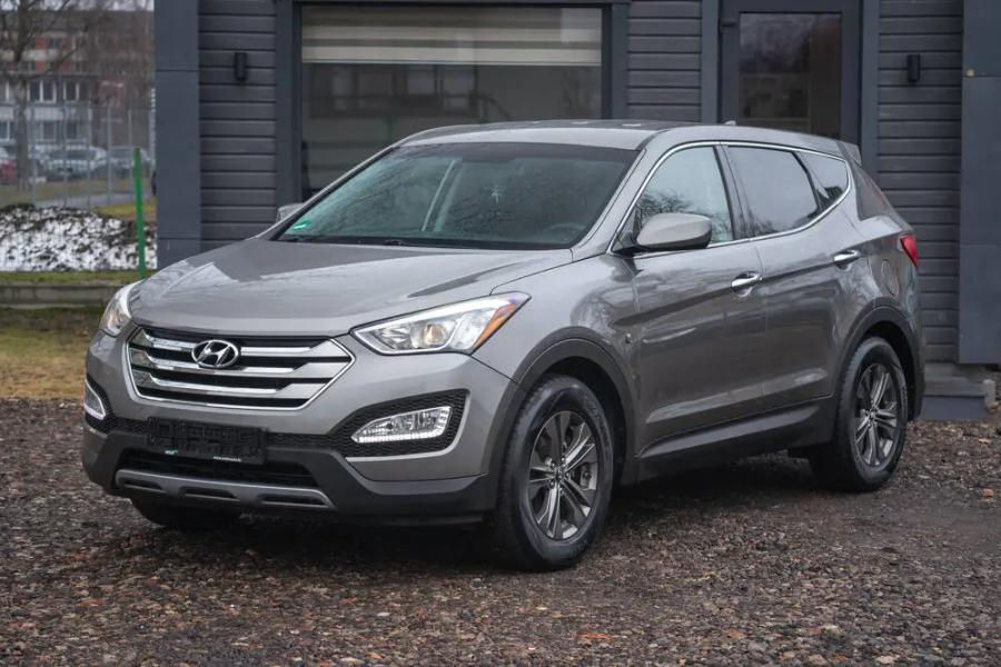 Pelēks Hyundai Santa Fe 2012 Liepāja, ar dzinēja tilpumu 2.40 L un nobraukumu 146 tūkst. km par 9800 €, foto 1 vietnē AUTOMOTO.COM.LV