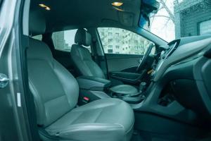 Pelēks Hyundai Santa Fe 2012 Liepāja, ar dzinēja tilpumu 2.40 L un nobraukumu 146 tūkst. km par 9800 €, foto 14 vietnē AUTOMOTO.COM.LV