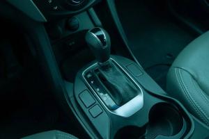 Pelēks Hyundai Santa Fe 2012 Liepāja, ar dzinēja tilpumu 2.40 L un nobraukumu 146 tūkst. km par 9800 €, foto 17 vietnē AUTOMOTO.COM.LV