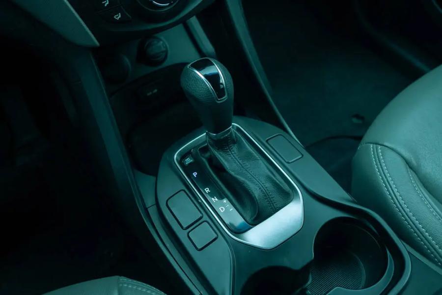Pelēks Hyundai Santa Fe 2012 Liepāja, ar dzinēja tilpumu 2.40 L un nobraukumu 146 tūkst. km par 9800 €, foto 17 vietnē AUTOMOTO.COM.LV