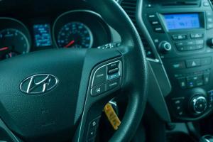 Pelēks Hyundai Santa Fe 2012 Liepāja, ar dzinēja tilpumu 2.40 L un nobraukumu 146 tūkst. km par 9800 €, foto 18 vietnē AUTOMOTO.COM.LV