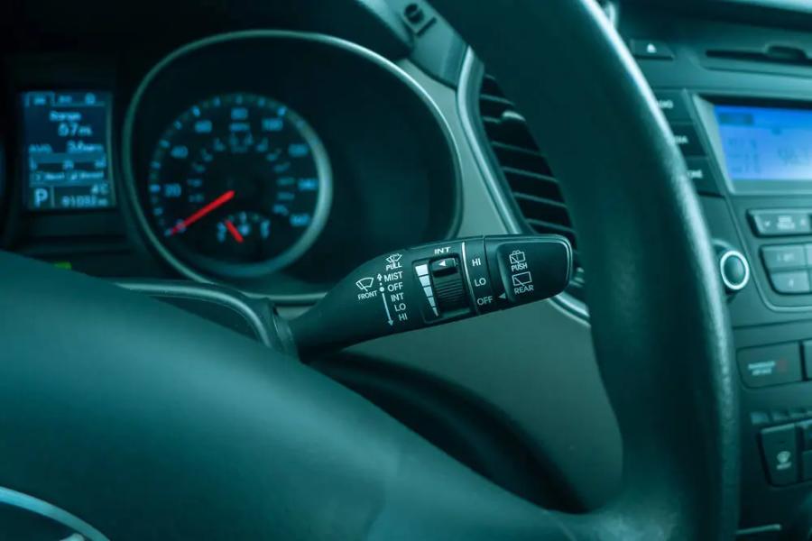 Pelēks Hyundai Santa Fe 2012 Liepāja, ar dzinēja tilpumu 2.40 L un nobraukumu 146 tūkst. km par 9800 €, foto 21 vietnē AUTOMOTO.COM.LV