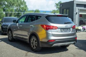 Grey Hyundai Santa Fe 2012 in Riga, with an engine capacity of 2.40 L and mileage of 146 thousand km for 11200 €, photo 16 on AUTOMOTO.COM.LV