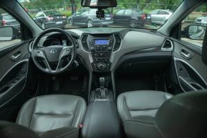 Grey Hyundai Santa Fe 2012 in Riga, with an engine capacity of 2.40 L and mileage of 146 thousand km for 11200 €, photo 21 on AUTOMOTO.COM.LV