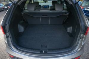 Grey Hyundai Santa Fe 2012 in Riga, with an engine capacity of 2.40 L and mileage of 146 thousand km for 11200 €, photo 23 on AUTOMOTO.COM.LV