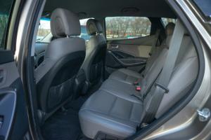 Grey Hyundai Santa Fe 2012 in Riga, with an engine capacity of 2.40 L and mileage of 146 thousand km for 11200 €, photo 26 on AUTOMOTO.COM.LV