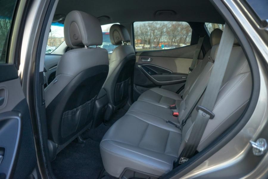 Grey Hyundai Santa Fe 2012 in Riga, with an engine capacity of 2.40 L and mileage of 146 thousand km for 11200 €, photo 26 on AUTOMOTO.COM.LV