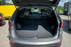 Grey Hyundai Santa Fe 2012 in Riga, with an engine capacity of 2.40 L and mileage of 146 thousand km for 11200 €, photo 28 on AUTOMOTO.COM.LV