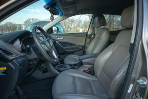 Grey Hyundai Santa Fe 2012 in Riga, with an engine capacity of 2.40 L and mileage of 146 thousand km for 11200 €, photo 30 on AUTOMOTO.COM.LV