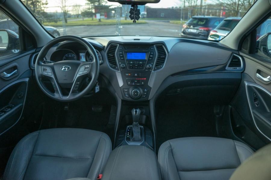 Grey Hyundai Santa Fe 2012 in Riga, with an engine capacity of 2.40 L and mileage of 146 thousand km for 11200 €, photo 32 on AUTOMOTO.COM.LV