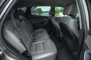 Grey Hyundai Santa Fe 2012 in Riga, with an engine capacity of 2.40 L and mileage of 146 thousand km for 11200 €, photo 33 on AUTOMOTO.COM.LV