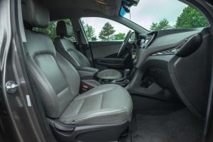 Grey Hyundai Santa Fe 2012 in Riga, with an engine capacity of 2.40 L and mileage of 146 thousand km for 11200 €, photo 36 on AUTOMOTO.COM.LV