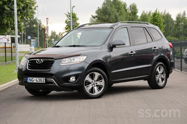 Pelēks Hyundai Santa Fe 2012 Jelgava, ar dzinēja tilpumu 2.20 L un nobraukumu 0 tūkst. km par 4750 €, foto 1 vietnē AUTOMOTO.COM.LV