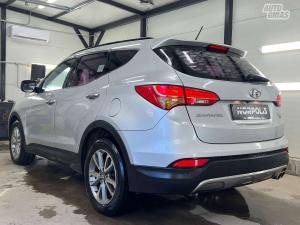 Grey Hyundai Santa Fe 2012 in Aukstieji Rusokai, with an engine capacity of 2.20 L and mileage of 225 thousand km for 9900 €, photo 13 on AUTOMOTO.COM.LV