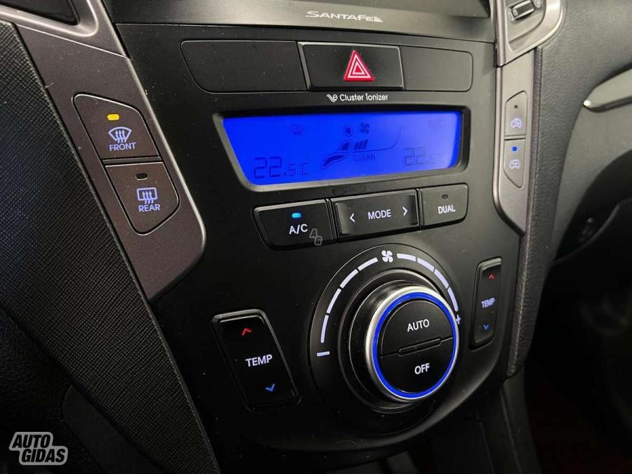 Grey Hyundai Santa Fe 2012 in Aukstieji Rusokai, with an engine capacity of 2.20 L and mileage of 225 thousand km for 9900 €, photo 23 on AUTOMOTO.COM.LV