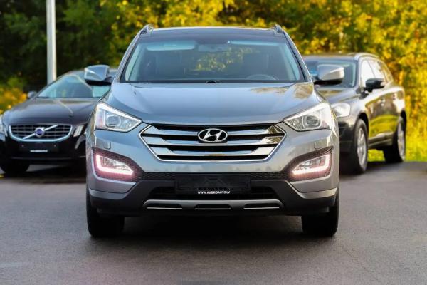 Pelēks Hyundai Santa Fe 2012 Jelgava, ar dzinēja tilpumu 2.20 L un nobraukumu 267 tūkst. km par 10750 €, foto 2 vietnē AUTOMOTO.COM.LV