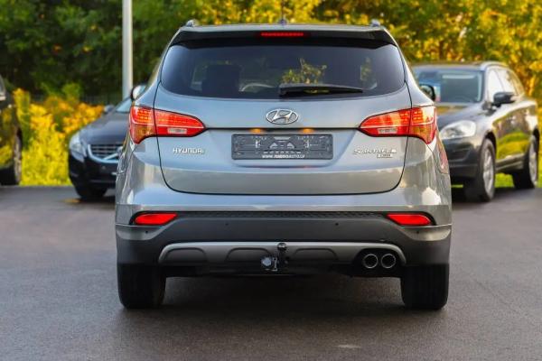 Pelēks Hyundai Santa Fe 2012 Jelgava, ar dzinēja tilpumu 2.20 L un nobraukumu 267 tūkst. km par 10750 €, foto 5 vietnē AUTOMOTO.COM.LV
