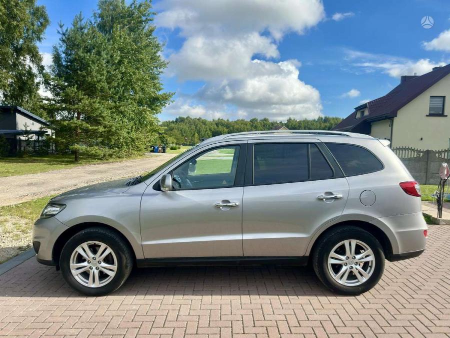 Pelēks Hyundai Santa Fe 2012 Šauļi, ar dzinēja tilpumu 2.00 L un nobraukumu 238 tūkst. km par 6350 €, foto 6 vietnē AUTOMOTO.COM.LV