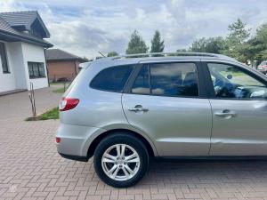 Pelēks Hyundai Santa Fe 2012 Šauļi, ar dzinēja tilpumu 2.00 L un nobraukumu 238 tūkst. km par 6350 €, foto 11 vietnē AUTOMOTO.COM.LV