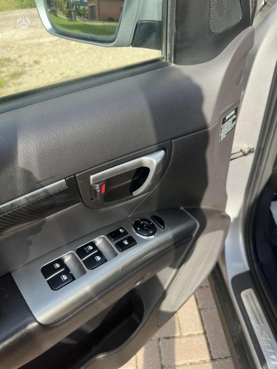 Pelēks Hyundai Santa Fe 2012 Šauļi, ar dzinēja tilpumu 2.00 L un nobraukumu 238 tūkst. km par 6350 €, foto 15 vietnē AUTOMOTO.COM.LV
