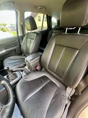 Grey Hyundai Santa Fe 2012 in Siauliai, with an engine capacity of 2.00 L and mileage of 238 thousand km for 6100 €, photo 16 on AUTOMOTO.COM.LV