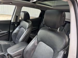 Grey Hyundai Santa Fe 2012 in Alytus, with an engine capacity of 2.20 L and mileage of 289 thousand km for 6650 €, photo 8 on AUTOMOTO.COM.LV