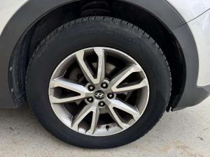 Grey Hyundai Santa Fe 2012 in Alytus, with an engine capacity of 2.20 L and mileage of 289 thousand km for 6650 €, photo 23 on AUTOMOTO.COM.LV