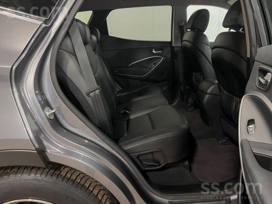 Pelēks Hyundai Santa Fe 2013 Jūrmala, ar dzinēja tilpumu 2.40 L un nobraukumu 197 tūkst. km par 11450 €, foto 19 vietnē AUTOMOTO.COM.LV