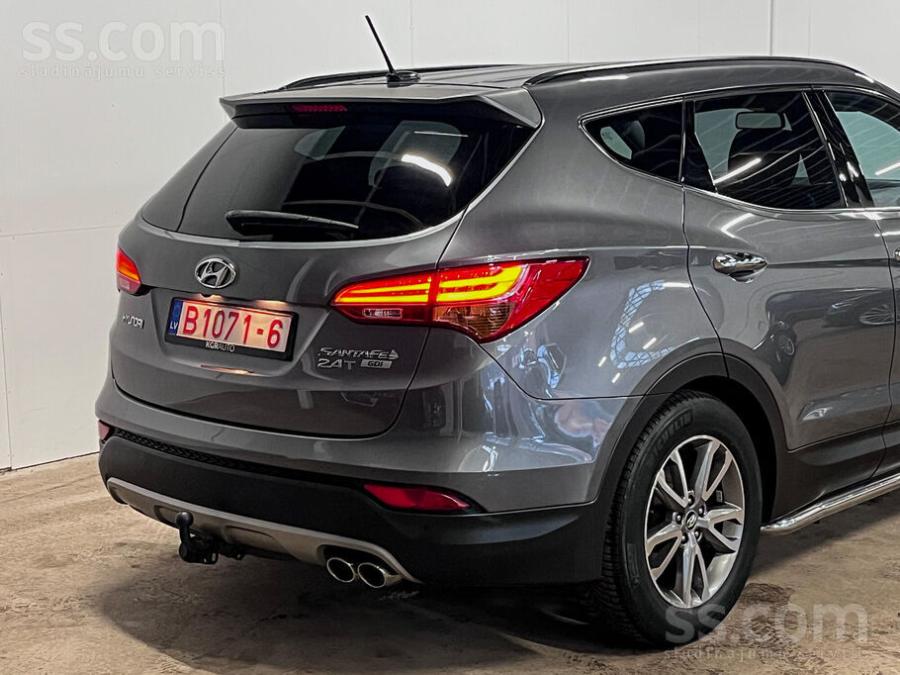 Grey Hyundai Santa Fe 2013 in Jurmala, with an engine capacity of 2.40 L and mileage of 197 thousand km for 11450 €, photo 9 on AUTOMOTO.COM.LV