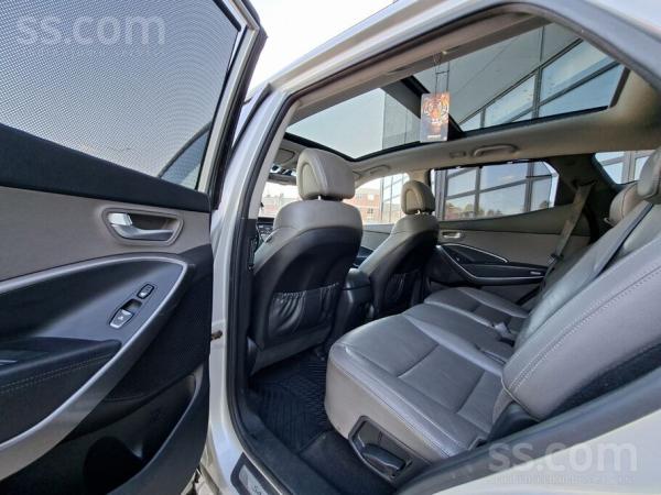 Pelēks Hyundai Santa Fe 2013 Valmiera, ar dzinēja tilpumu 2.20 L un nobraukumu 296 tūkst. km par 8250 €, foto 7 vietnē AUTOMOTO.COM.LV
