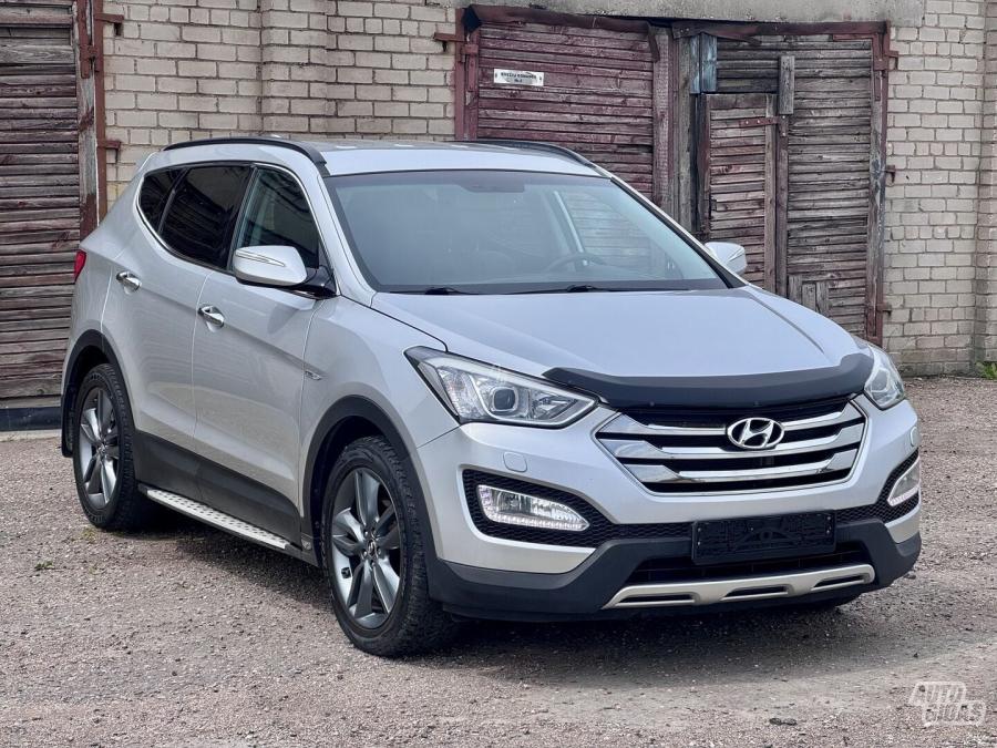 Pelēks Hyundai Santa Fe 2013 Kretinga, ar dzinēja tilpumu 2.00 L un nobraukumu 180 tūkst. km par 8500 €, foto 4 vietnē AUTOMOTO.COM.LV
