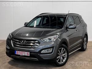 Pelēks Hyundai Santa Fe 2013 Jūrmala, ar dzinēja tilpumu 2.40 L un nobraukumu 198 tūkst. km par 11750 €, foto  vietnē AUTOMOTO.COM.LV