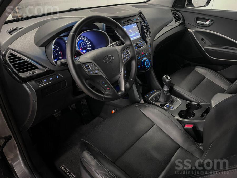 Pelēks Hyundai Santa Fe 2013 Jūrmala, ar dzinēja tilpumu 2.40 L un nobraukumu 198 tūkst. km par 11750 €, foto 14 vietnē AUTOMOTO.COM.LV